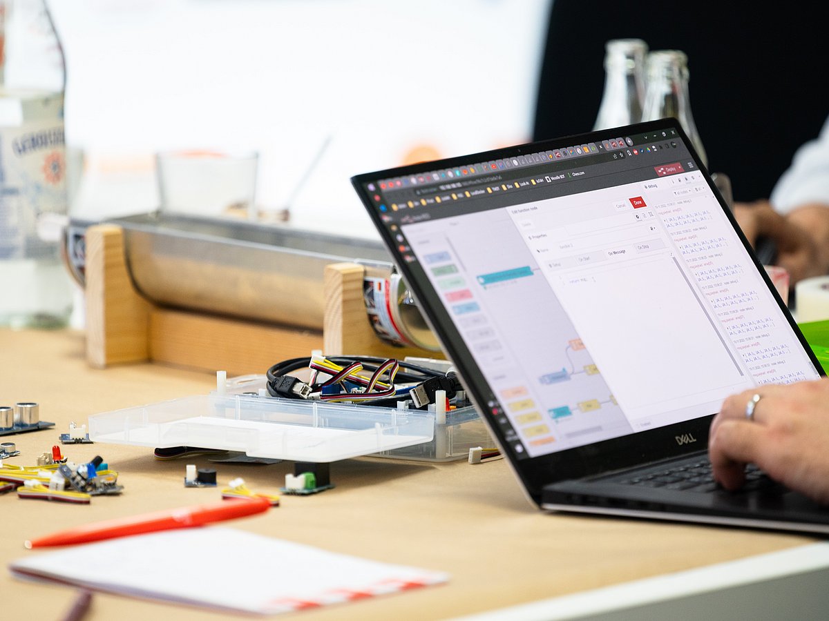 Ärmel hoch und los: Kommt zum Hackathon fürs Handwerk Rhein-Ruhr am 2. und 3. Juni 2023